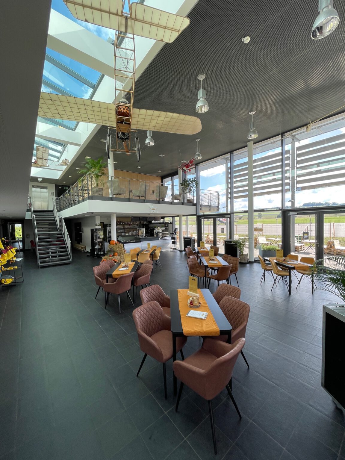 Café am Flugplatz – Neueröffnet – Verkehrslandeplatz Chemnitz/Jahnsdorf ...